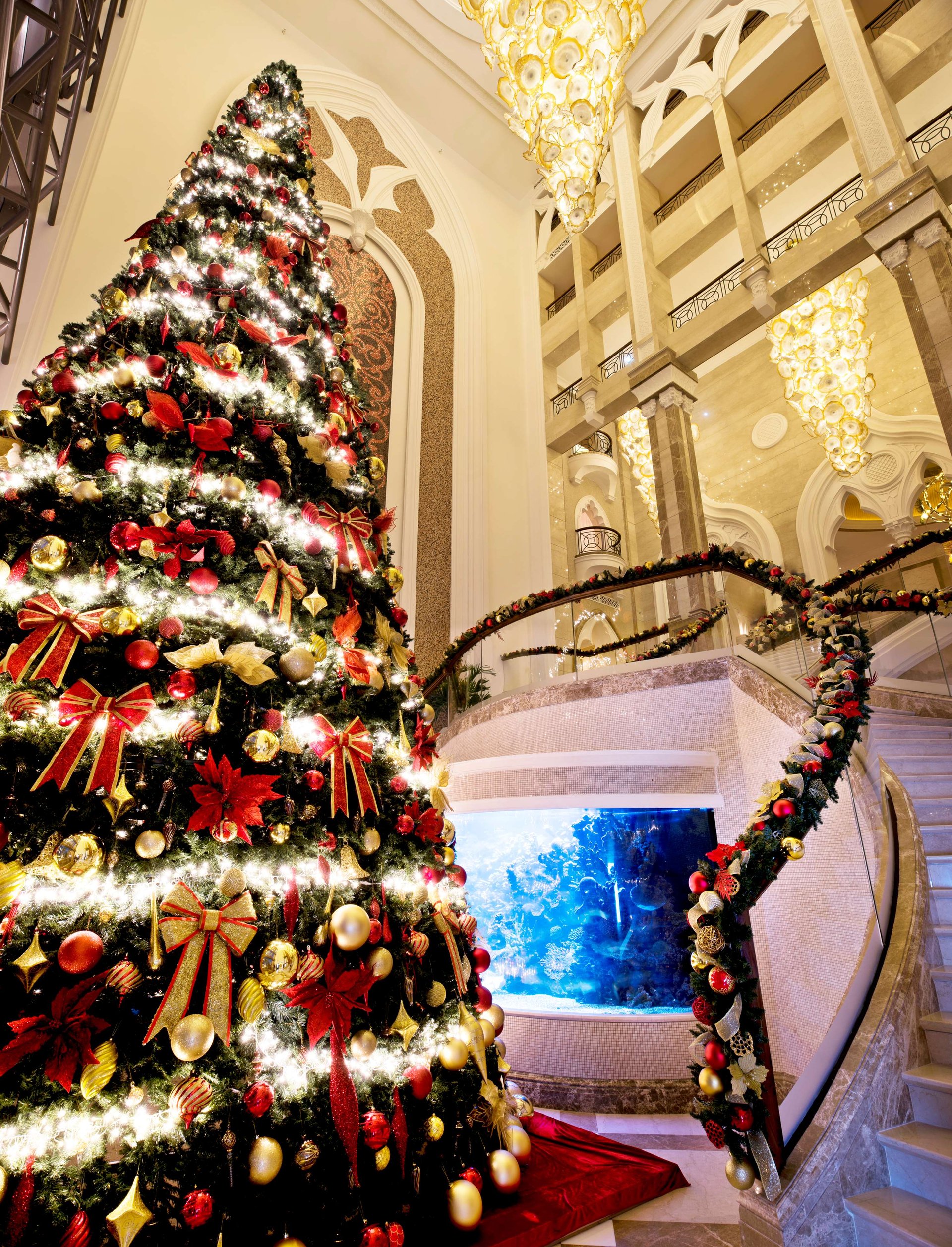 Kempinski Unveils Festive Splendor: Christmas Tree Lighting Ceremony ...
